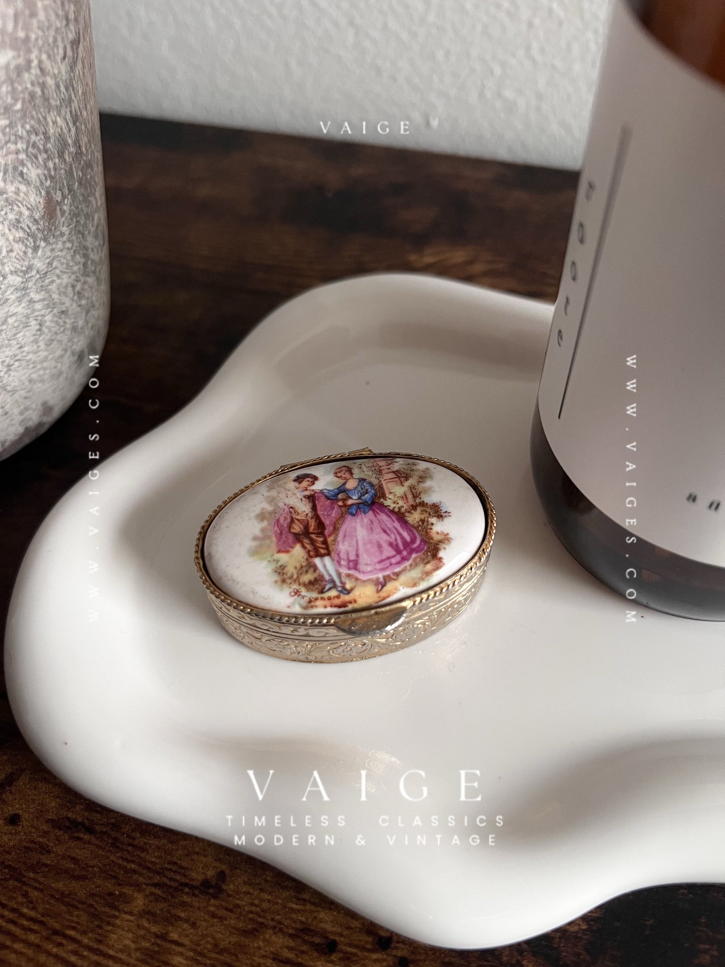 VAIGE | Vintage Jewelry, Accessories, Stationery & Clothing