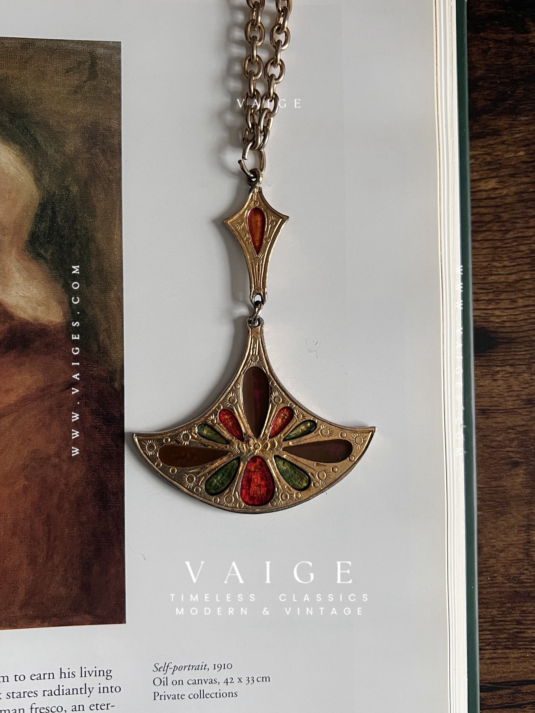 One Of One | Vintage large enamel fan necklace – VAIGE