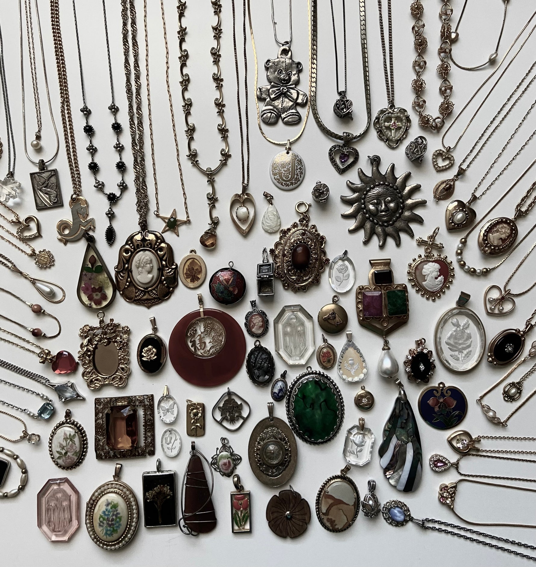 VAIGE | Timeless Classic Vintage Jewelry & Accessories.